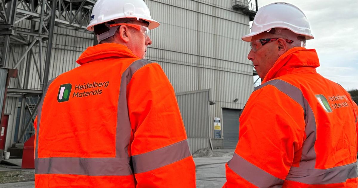 Lord Callanan visits Padeswood cement works | Agg-Net